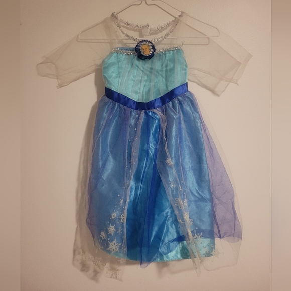 Disney Costumes Disney Store Elsa Costume Ice Queen Dress Up Frozen Authentic Deluxe Euc 46x